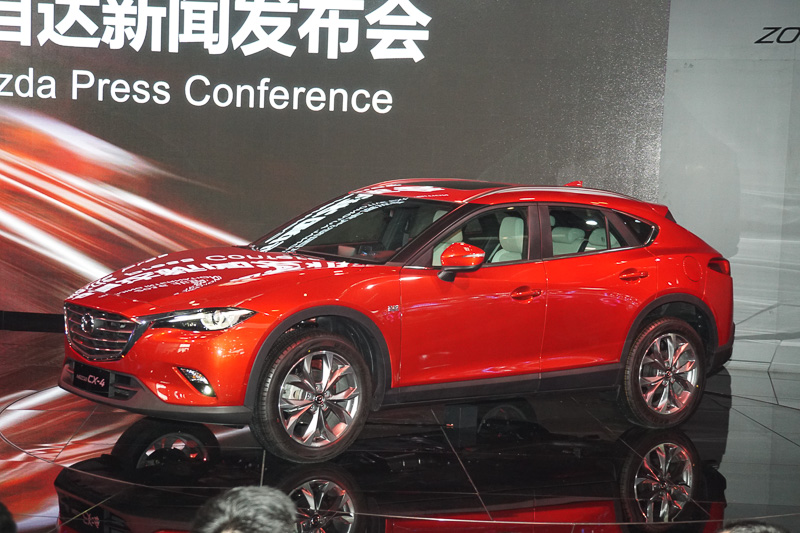 【北京モーターショー2016】マツダ、新型クロスオーバーSUV「CX-4」を世界初公開 - Car Watch