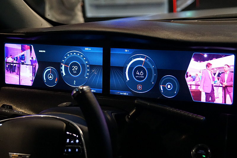 【CES 2018】クアルコム、「Snapdragon 820A」で実現するマルチディスプレイコックピットを提案