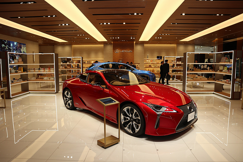 レクサス、ラインアップ車の試乗もできるブランド体験型施設「LEXUS MEETS...」を内覧会で先行公開 - Car Watch