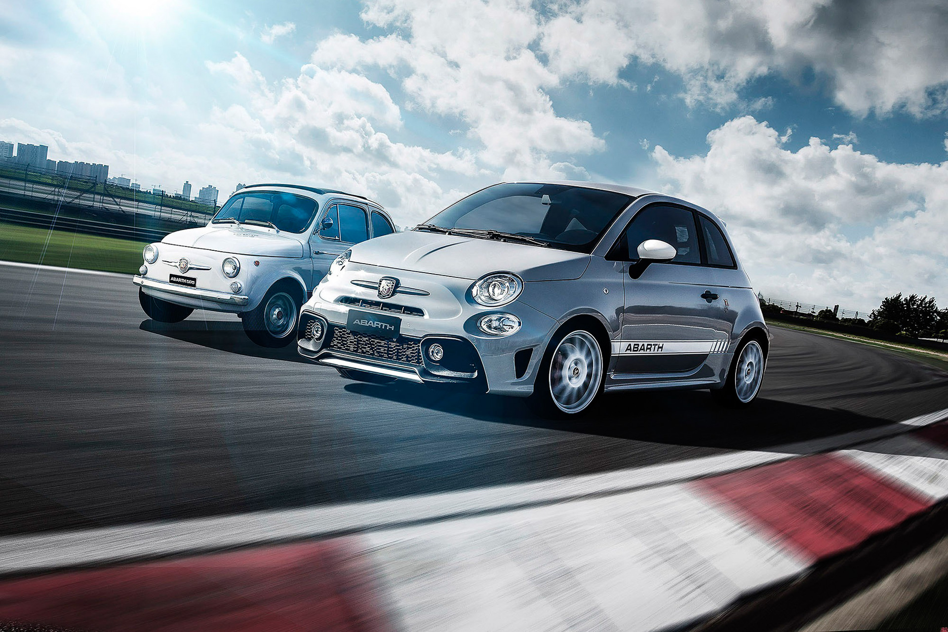 [画像]アバルト、往年の高性能モデル「595 SS」をオマージュした限定車「595/595C エッセエッセ」 / 計305台限定(1/10 ...