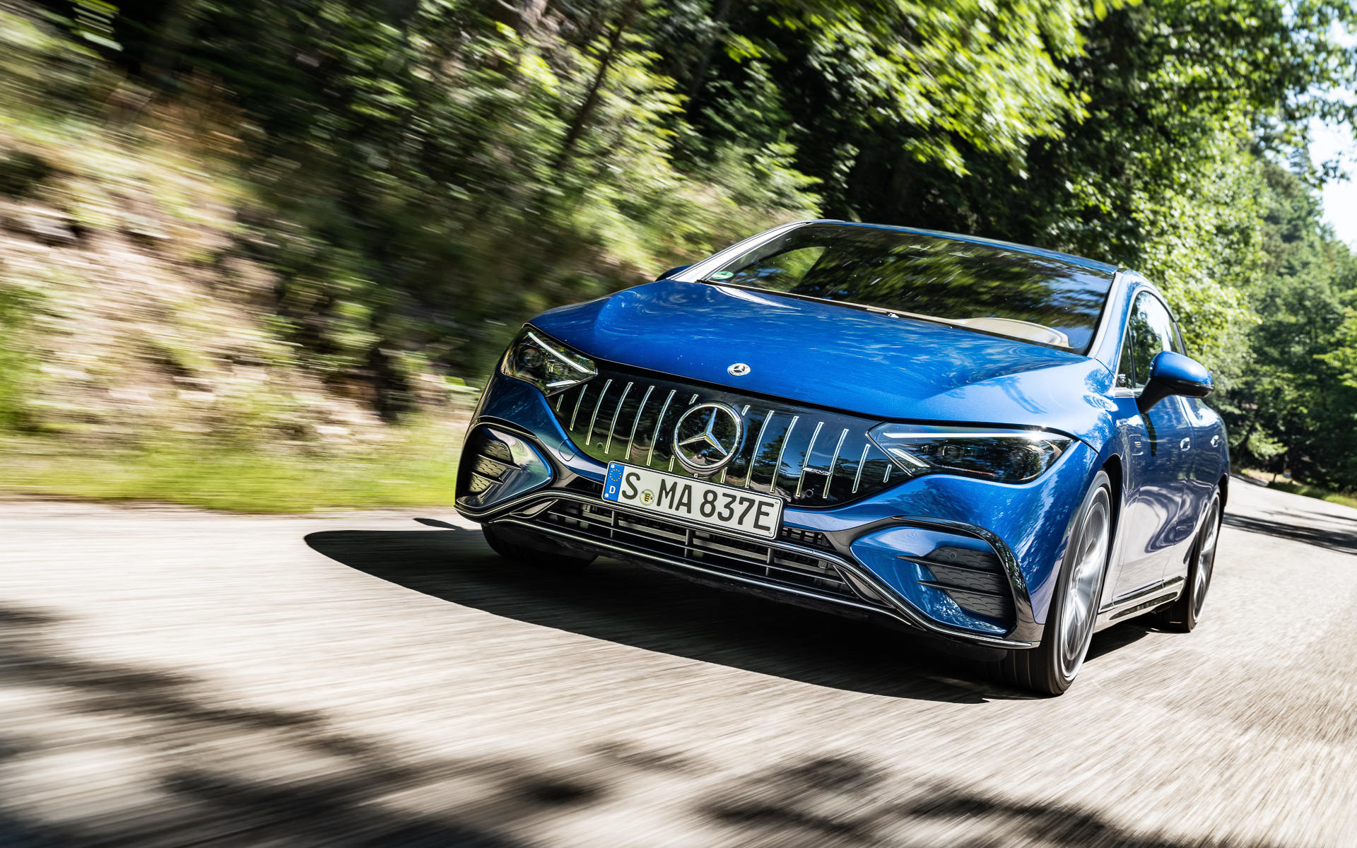 【試乗インプレ】メルセデスAMG謹製の新型バッテリEV「EQE 53 4MATIC＋」に乗った / - Car Watch