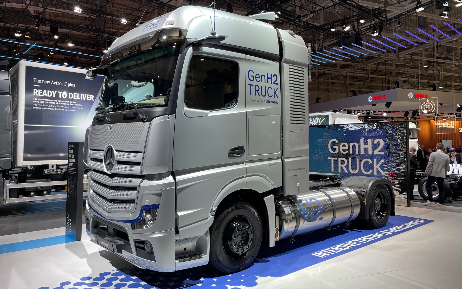 主役はバッテリEVや燃料電池車 ドイツ商用車ショー「IAA Transportation 2022」開幕 - Car Watch