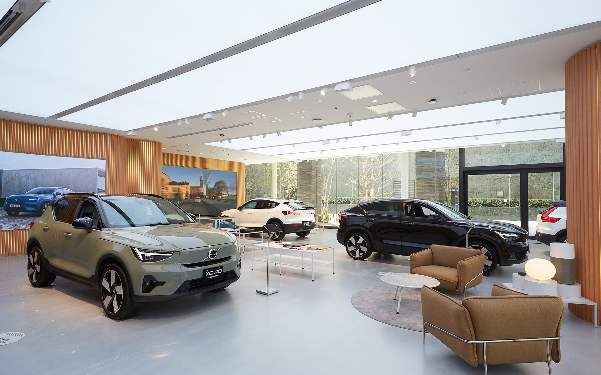 ボルボ、EVに特化した新たなブランド発信拠点「Volvo Studio Tokyo」を東京・青山にオープン - Car Watch