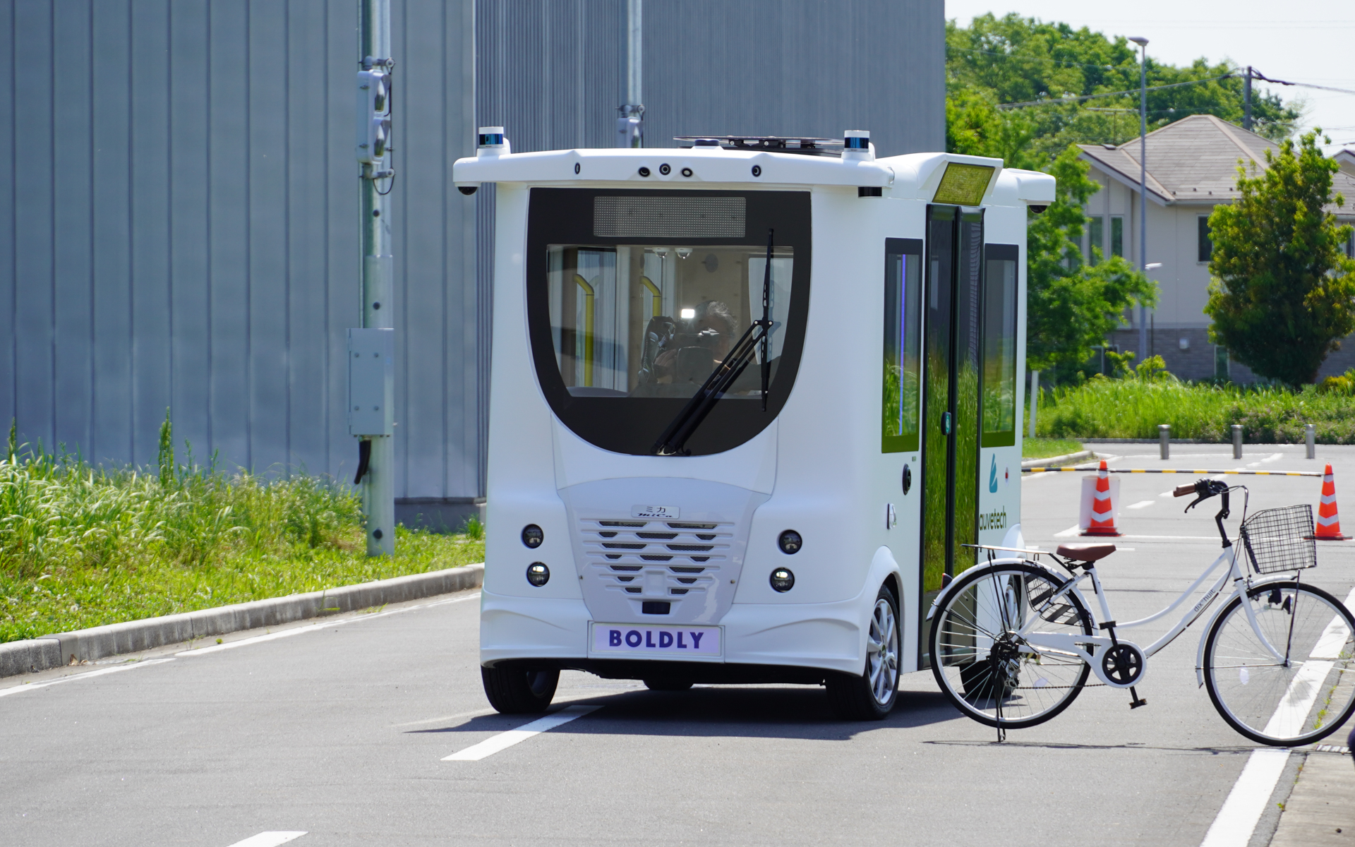 BOLDLY、レベル4に対応した新型自動運転EV「MiCa」を公開 秋から茨城県境町で運行目指す - Car Watch