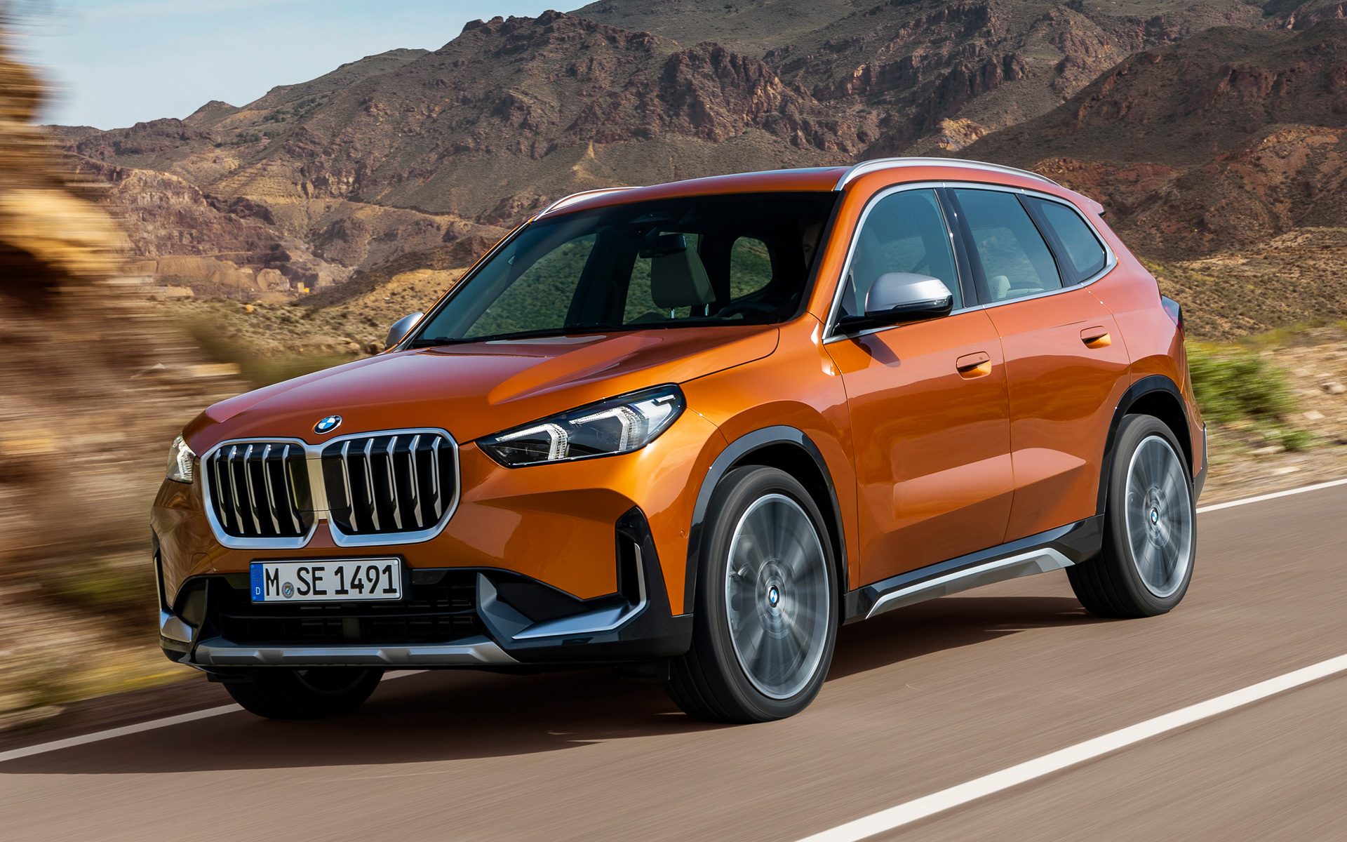 BMW、コンパクトSAV「X1」に初のディーゼルハイブリッドモデル「xDrive20d」追加 価格は606万円 - Car Watch