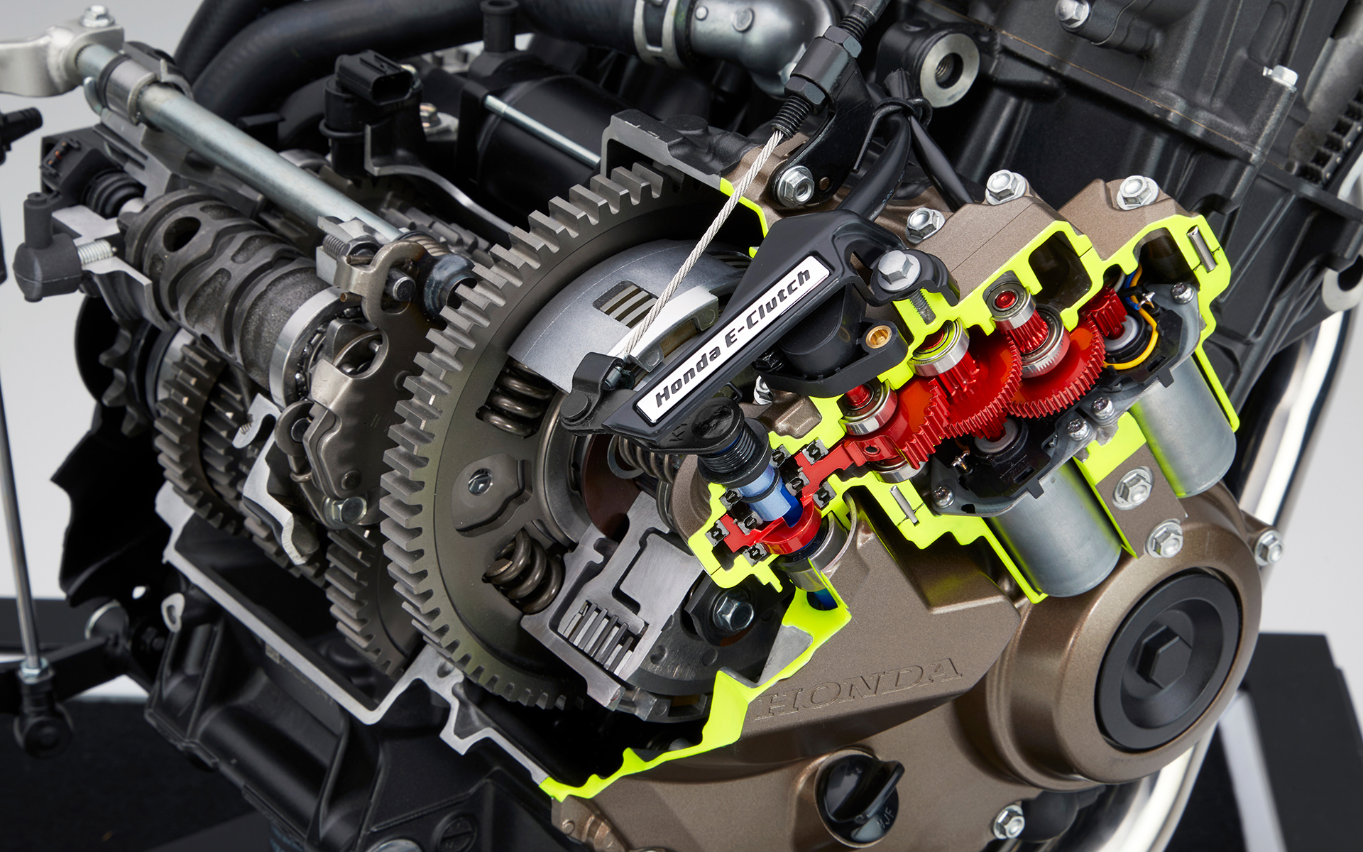 ホンダ、二輪車用トランスミッション「Honda E-Clutch」システム概要 モーターの自動クラッチ制御と手動操作を両立 - Car Watch