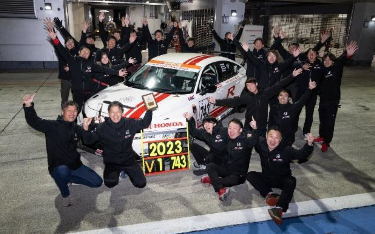 ホンダ社員有志が集うHRDCの「シビック TYPE R」がスーパー耐久シリーズ ST-2クラスシリーズチャンピオン獲得 - Car Watch