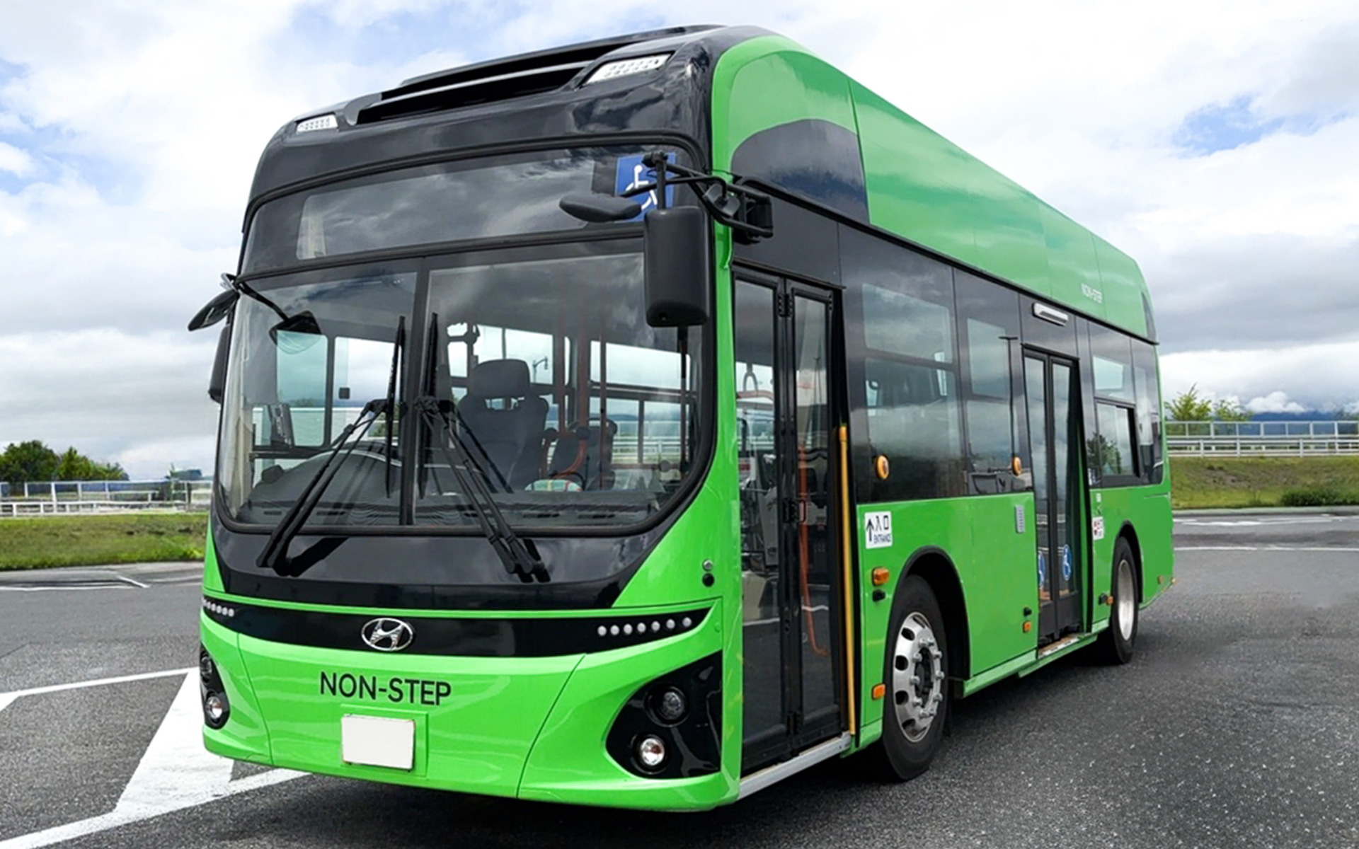 ヒョンデ、新型EVバス「エレクシティタウン」日本市場へ導入 中型路線バスを2024年末発売 - Car Watch