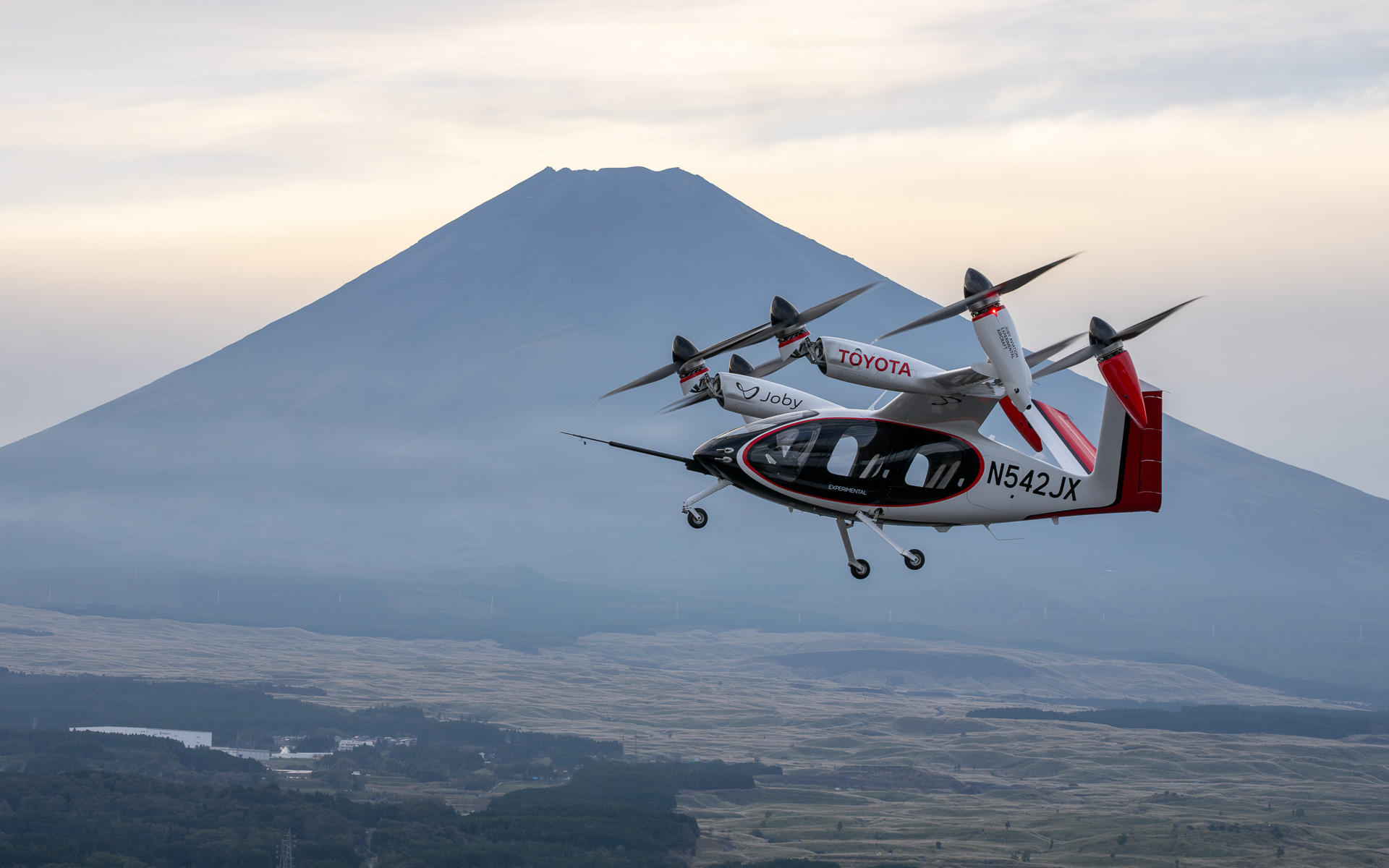 トヨタとJoby Aviationが開発するeVTOL、日本での初飛行に成功 空のモビリティ実現へ向け東富士研究所でテストフライト - Car Watch