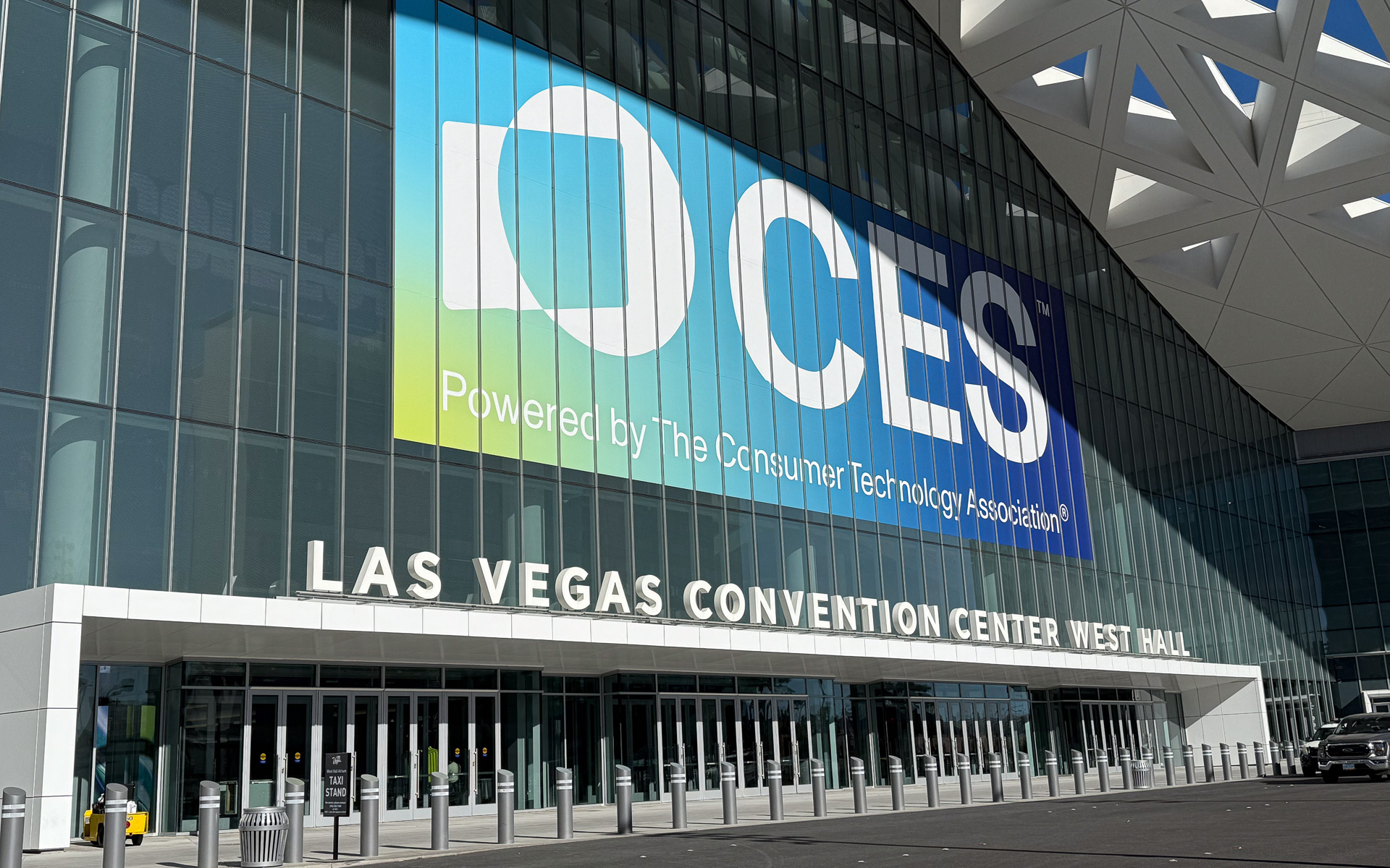 [画像]トヨタやホンダ、BMWが参加する世界最大のテックイベント「CES2025」 開幕へ向け準備が進むラスベガス / (2/7) - Car Watch