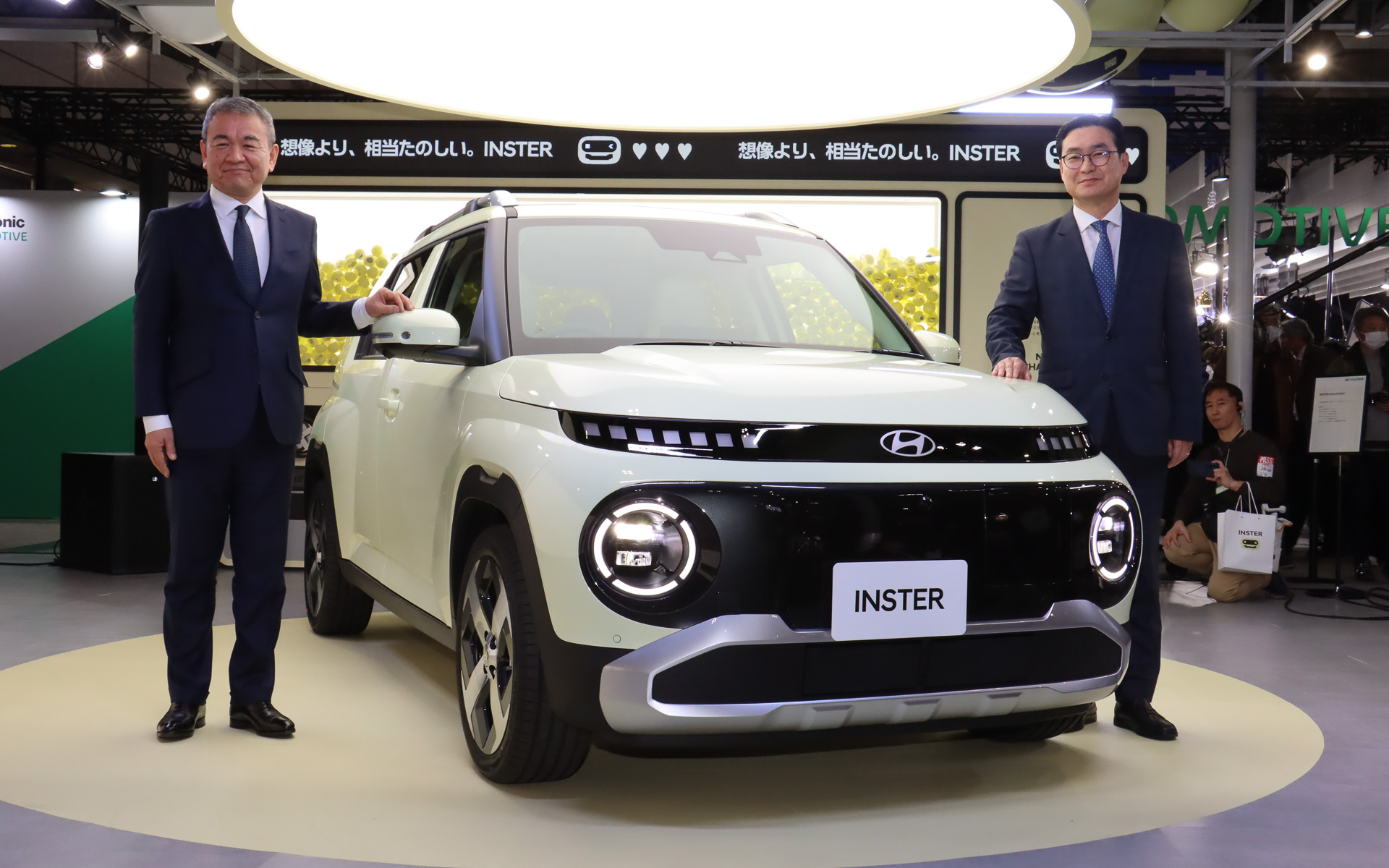 ヒョンデ、新型バッテリEV「インスター」日本初公開＆予約受付開始 価格は284万9000円～357万5000円