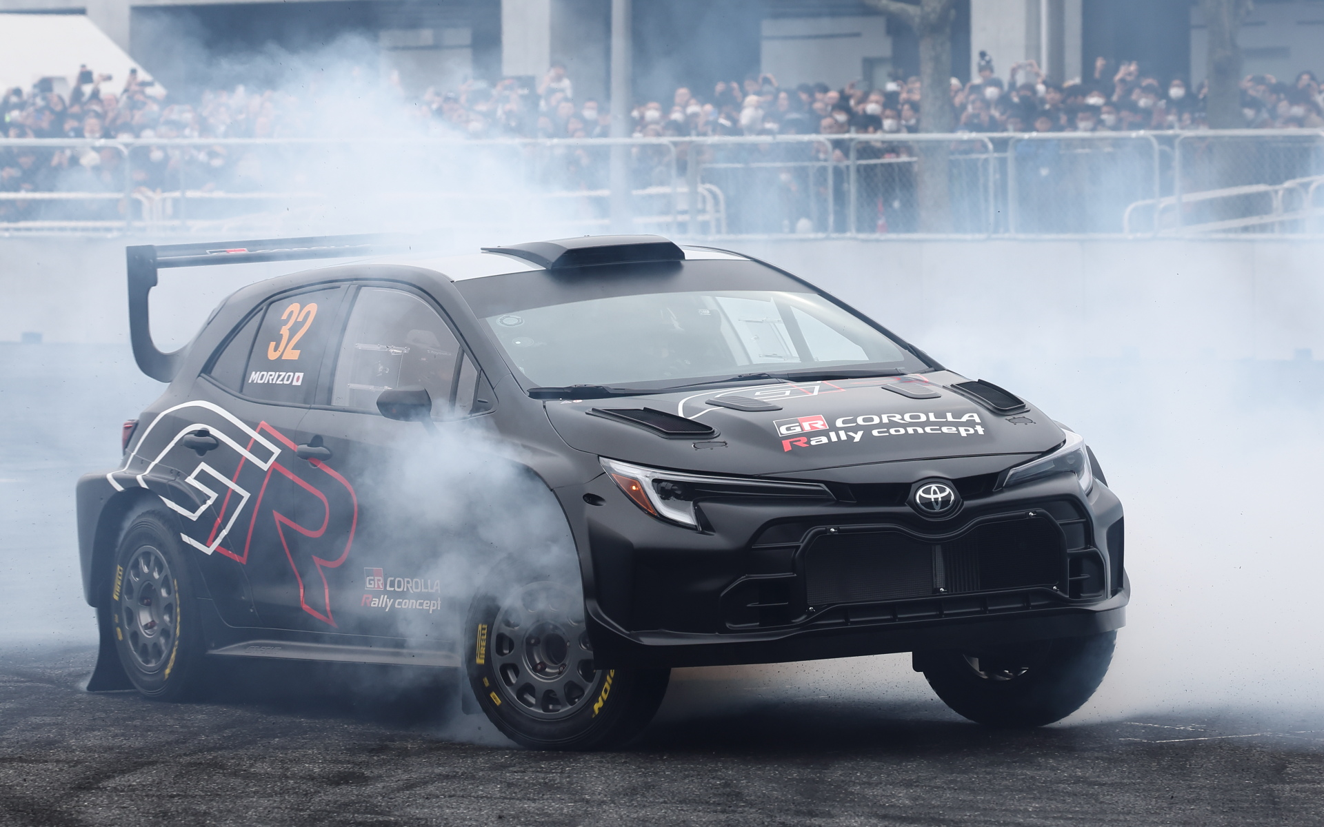 トヨタ、「GRカローラ ラリーコンセプト」をデモランで世界初公開 アンベールドライバーは豊田大輔選手