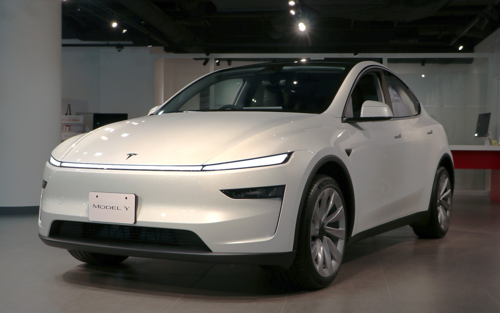 [画像]テスラ、新型「モデルY」国内初公開 サイバーデザイン採用やサスペンション再調整など5年ぶり刷新 / (4/29) - Car Watch
