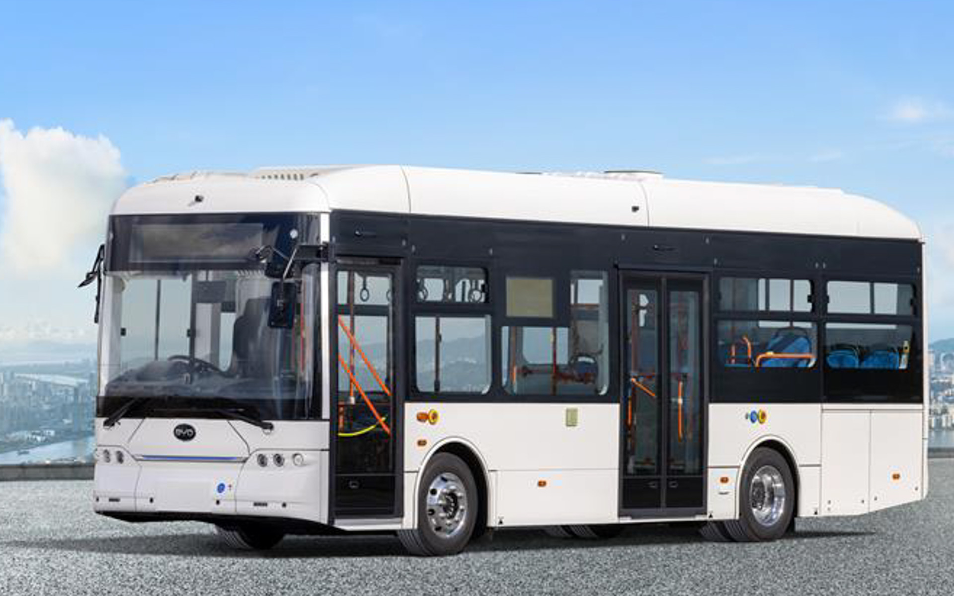 BYD、日本のEVトラック市場に参入決定 日本専用設計のEVバス「J7」初披露 - Car Watch