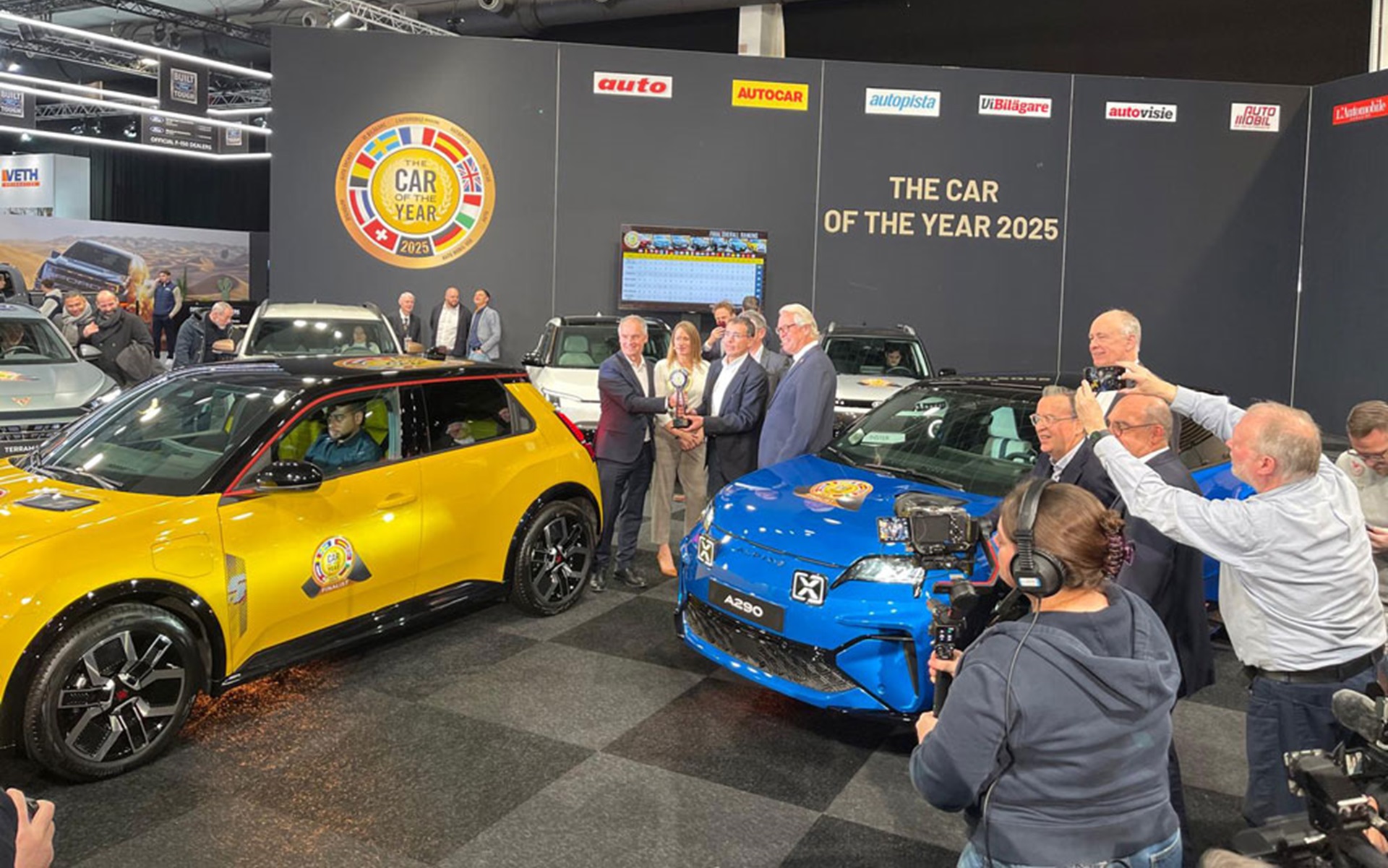 欧州カー・オブ・ザ・イヤー2025、ルノー「5 E-TECH エレクトリック」とアルピーヌ「A290」を選出 - Car Watch