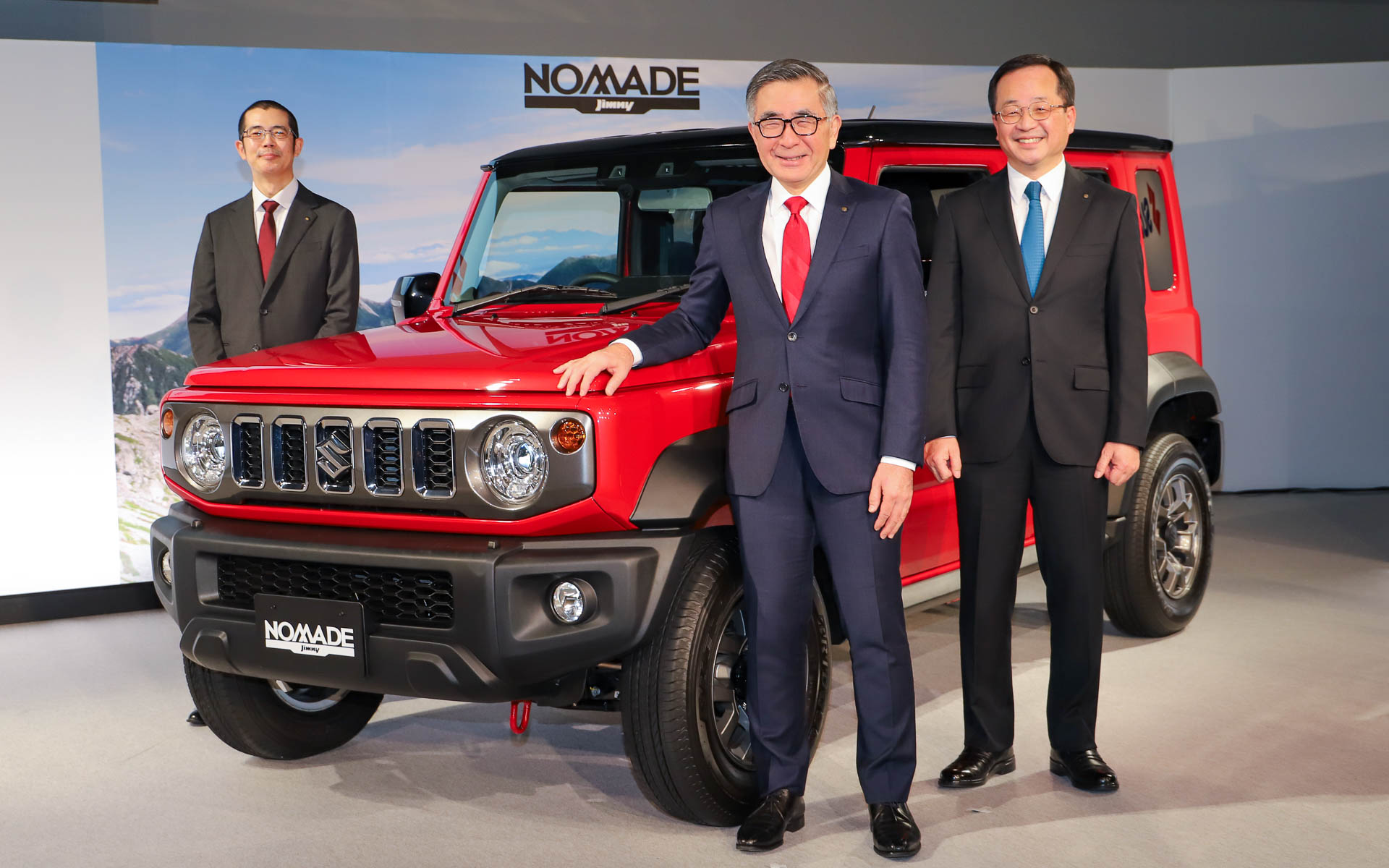 スズキ「ジムニーノマド」発表会 ジムニーの生みの親、故・鈴木修氏の誕生日に5ドアの新型ジムニーを発表 - Car Watch