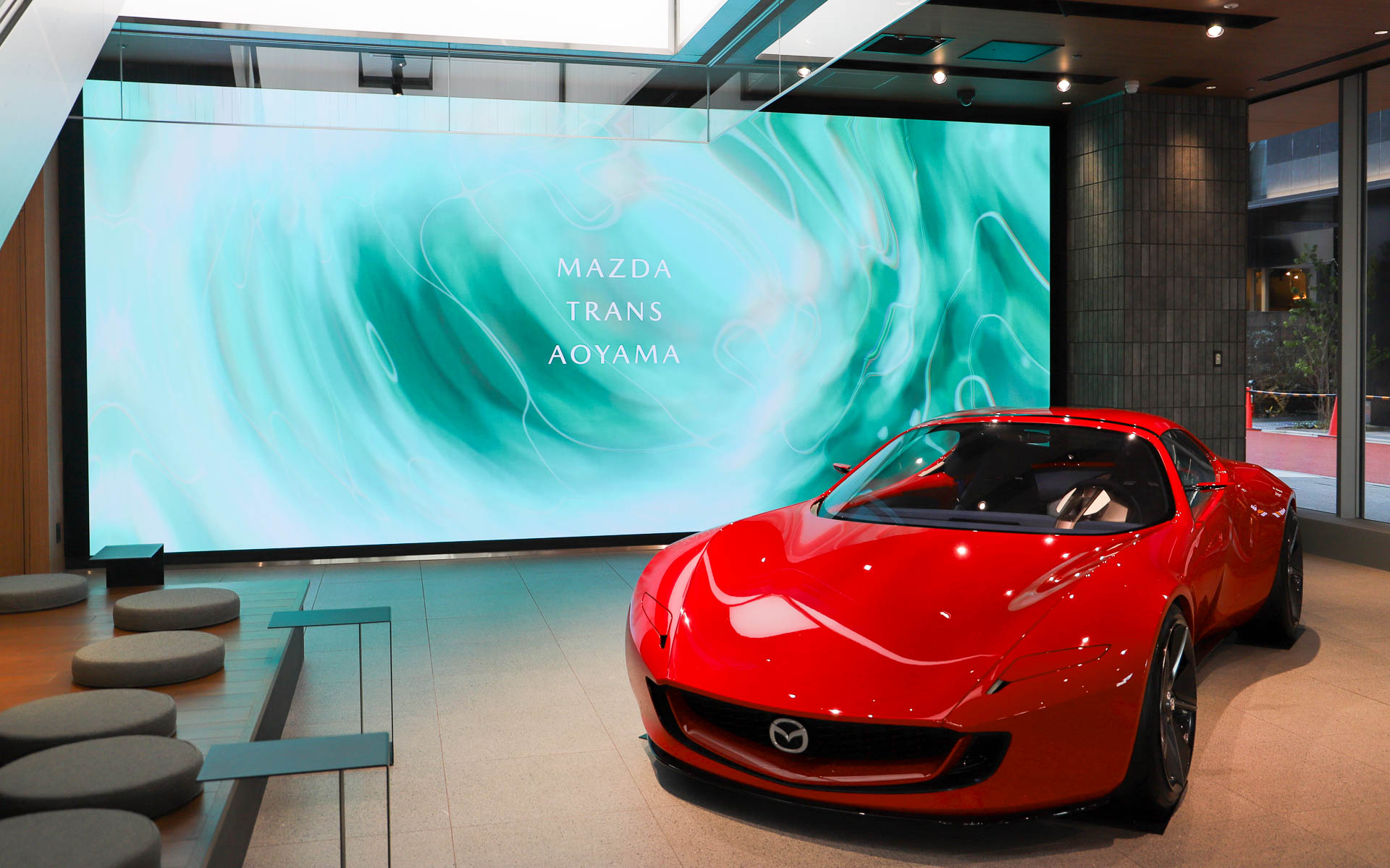 マツダのブランド体験施設「MAZDA TRANS AOYAMA」先行公開 毛籠勝弘社長「南青山から日本全国にマツダブランドを発信していきたい ...
