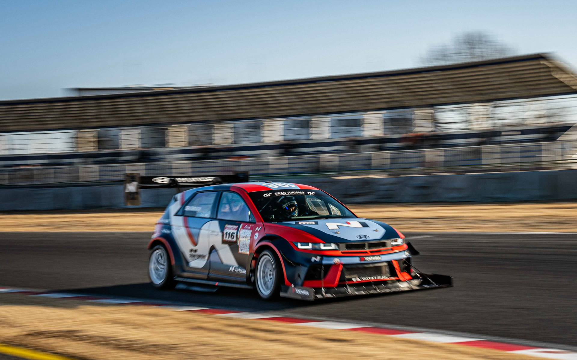 [画像]ヒョンデ「アイオニック5 N TA Spec」、57秒446の筑波最速EV記録を樹立 / (2/4) - Car Watch