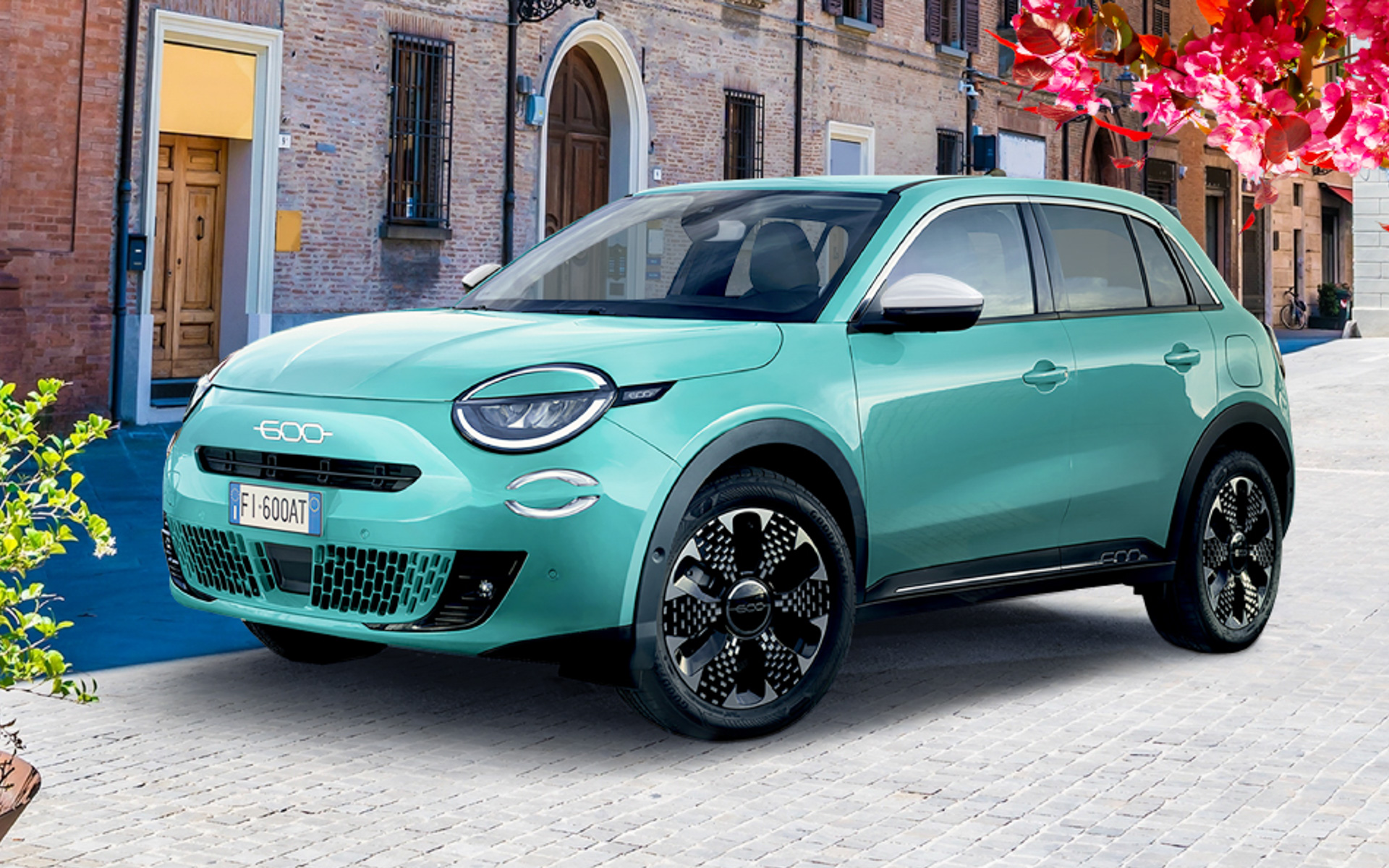 フィアット、バッテリEVの特別仕様車「600e La Prima ホワイト パッケージ」 価格585万円 - Car Watch