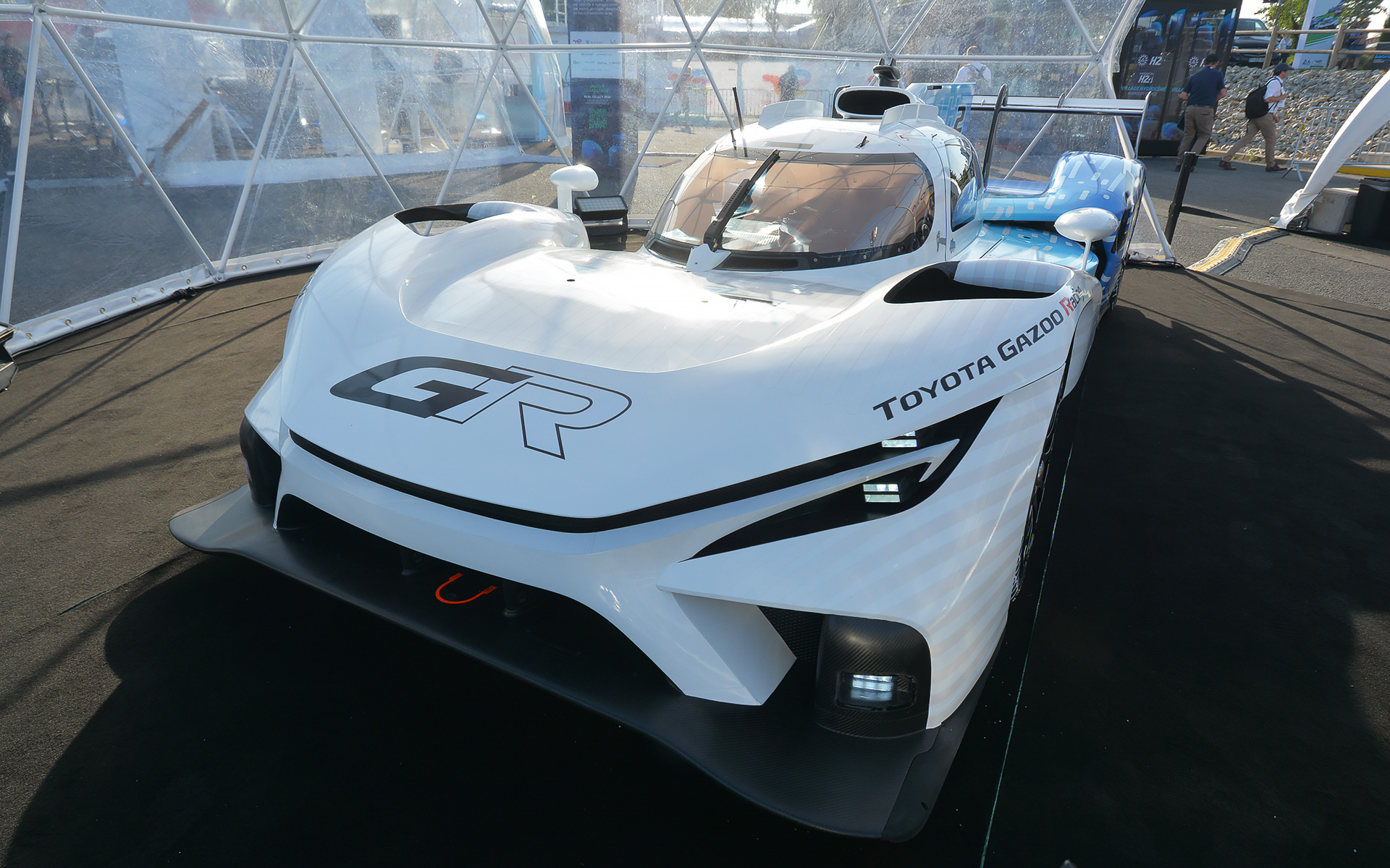 [画像]トヨタ、液体水素レーシングマシン「GR LH2 Racing Concept」をル・マン24時間の水素ビレッジで世界初公開 / (1/6) - Car Watch