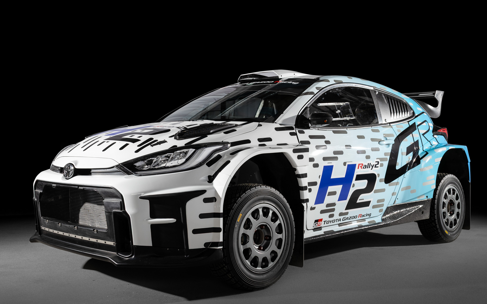 トヨタ、水素エンジン車「GRヤリス ラリー2 H2コンセプト」をラリー・フィンランドで初公開 - Car Watch