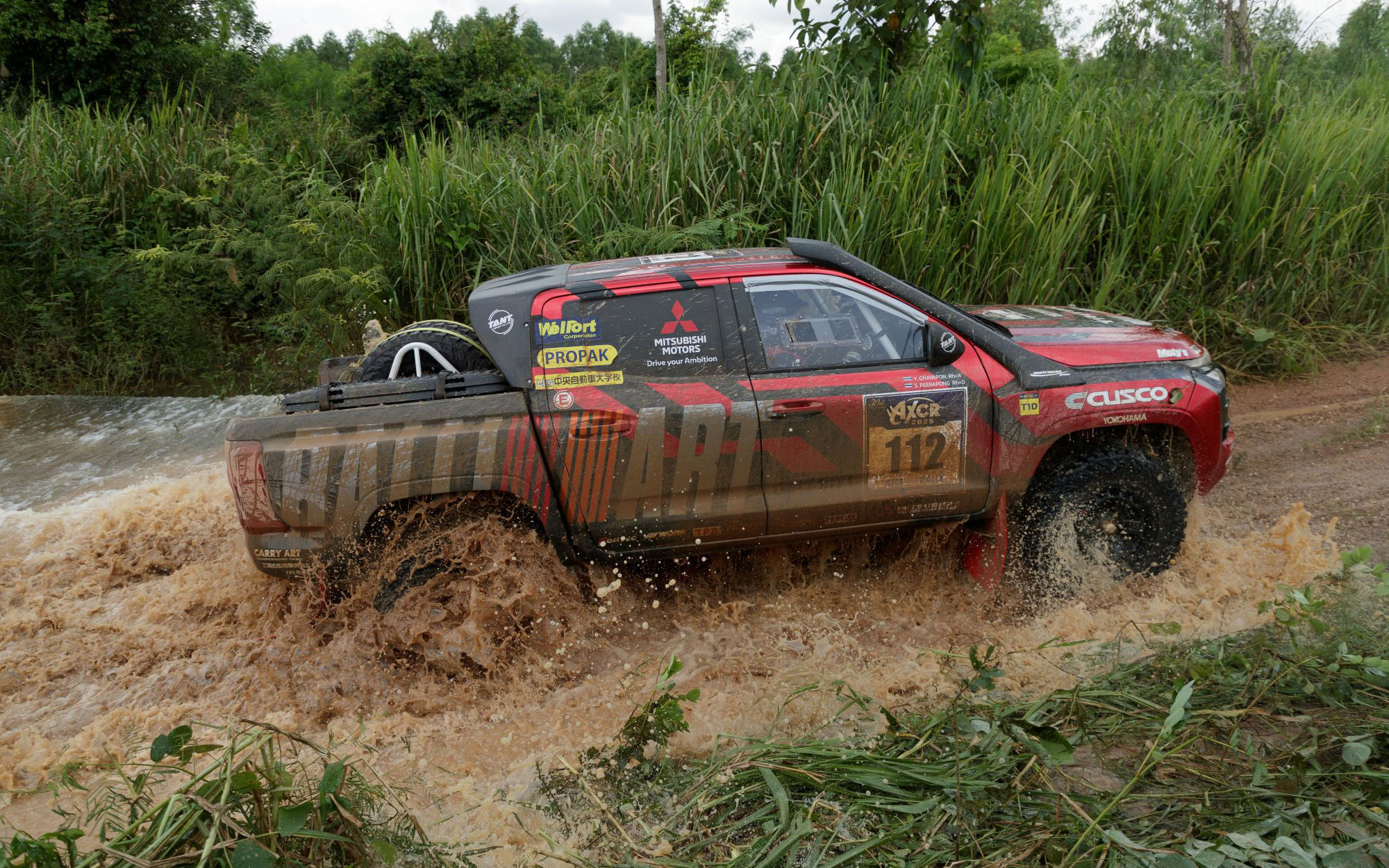 横浜ゴムの「GEOLANDAR」を装着した「トライトン」がアジアクロスカントリーラリーで総合優勝 - Car Watch