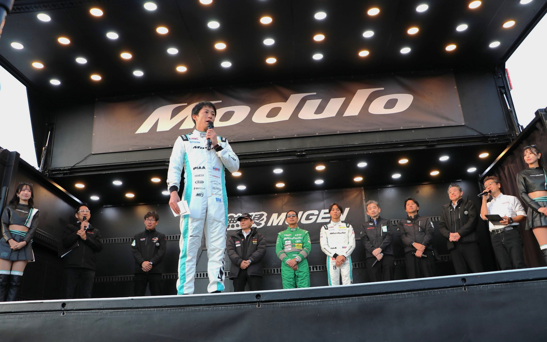 Moduloと無限が「THANKS DAY」初開催！ たくさんの笑顔と一緒に今期GT500を引退するレーシングドライバー伊沢拓也選手の目には涙 ...