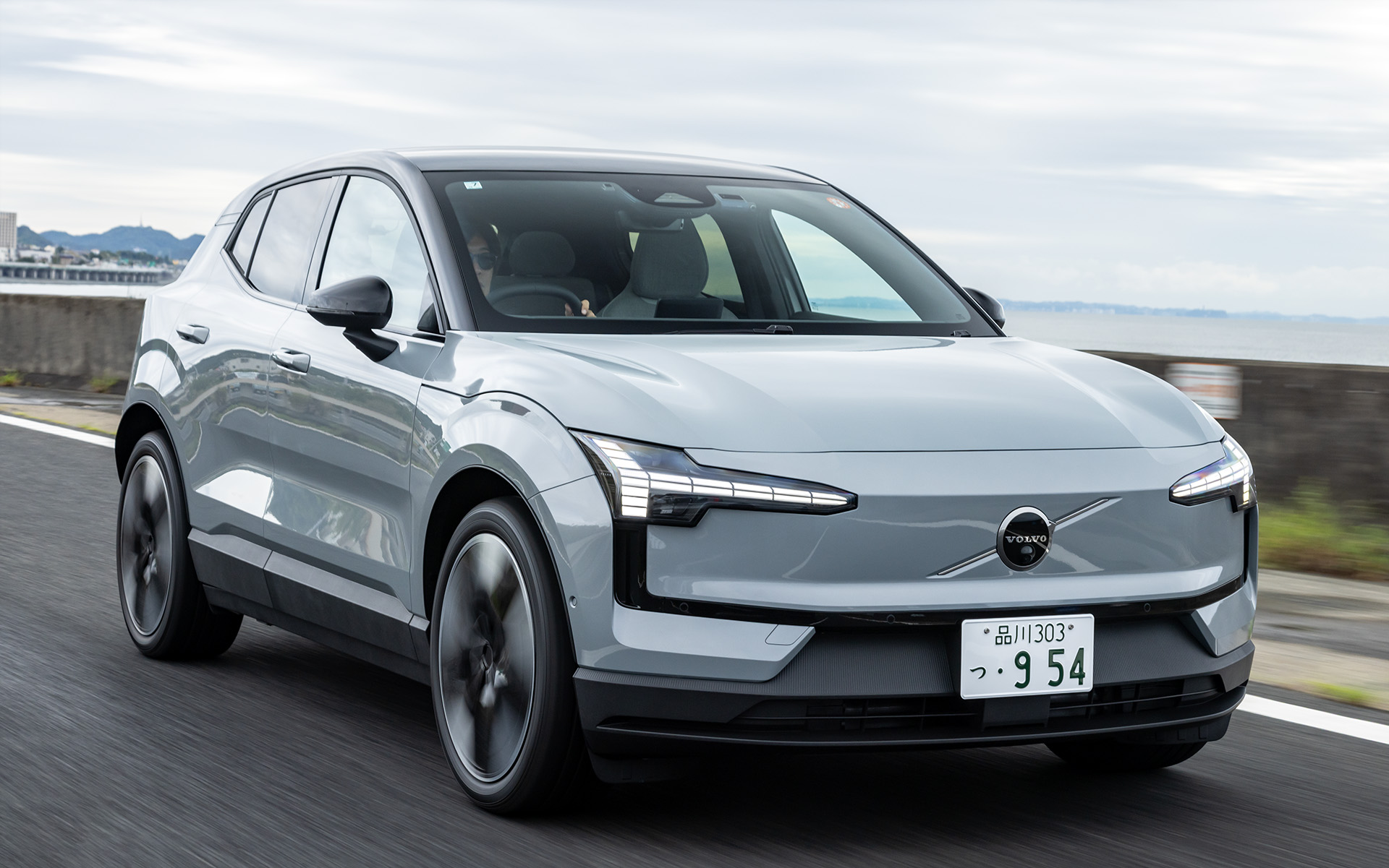 ボルボのコンパクトSUV「EX30」に追加されたAWDモデルの乗り味とは？ クロスカントリーとともに確認 / (2/30) - Car Watch