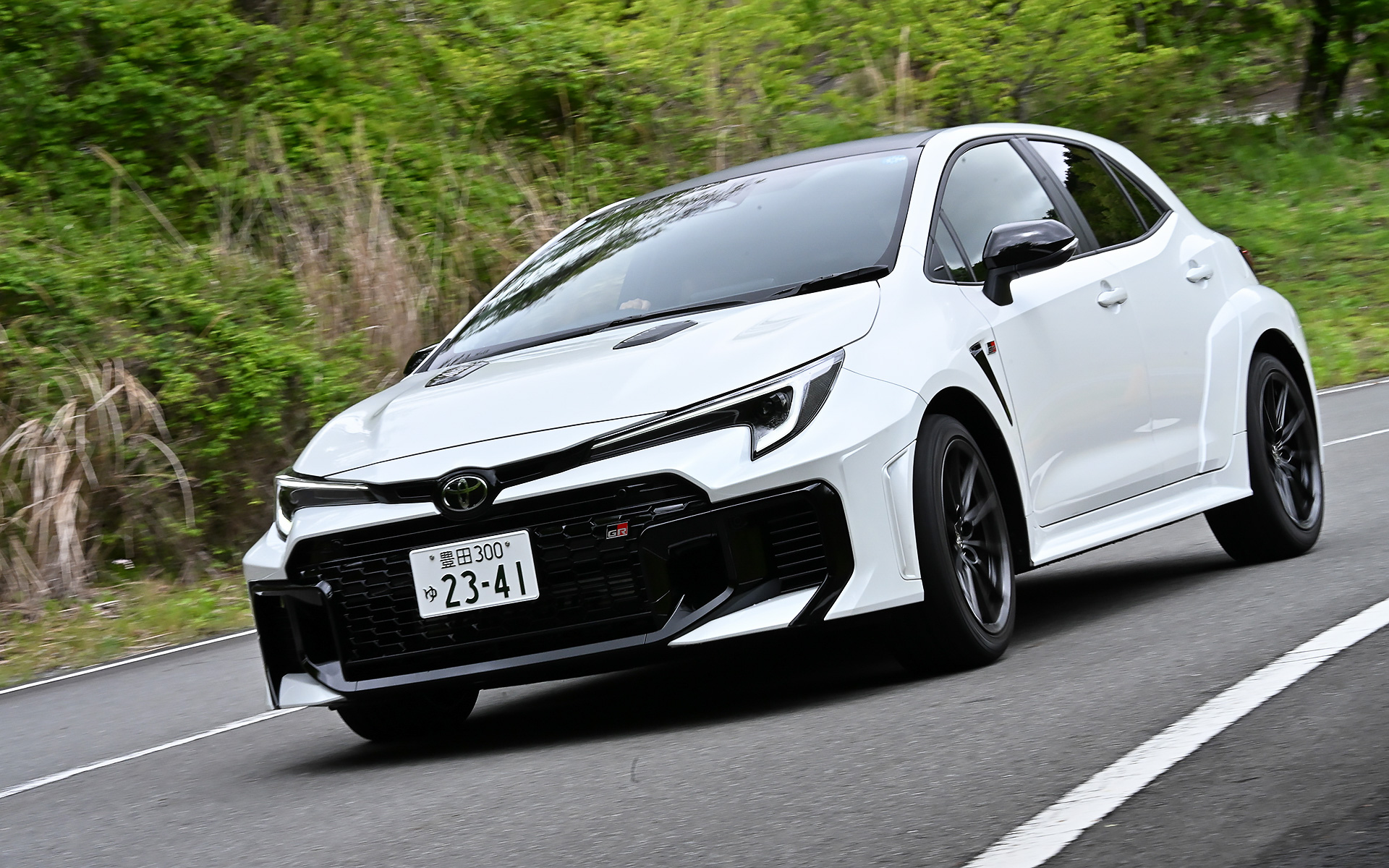 進化し続けるトヨタ「GRカローラ」の最新版、25式後期GRカローラのGR-DATに試乗した / - Car Watch