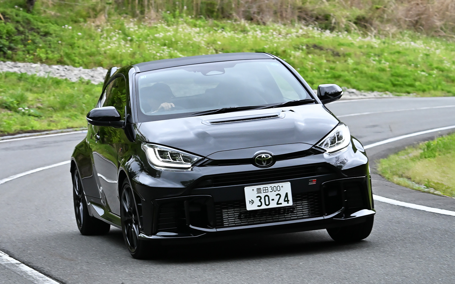 GRステアリングを標準装備とした26式「GRヤリス」と、魅力的な足まわりの特別仕様車「モリゾウRR」 / - Car Watch