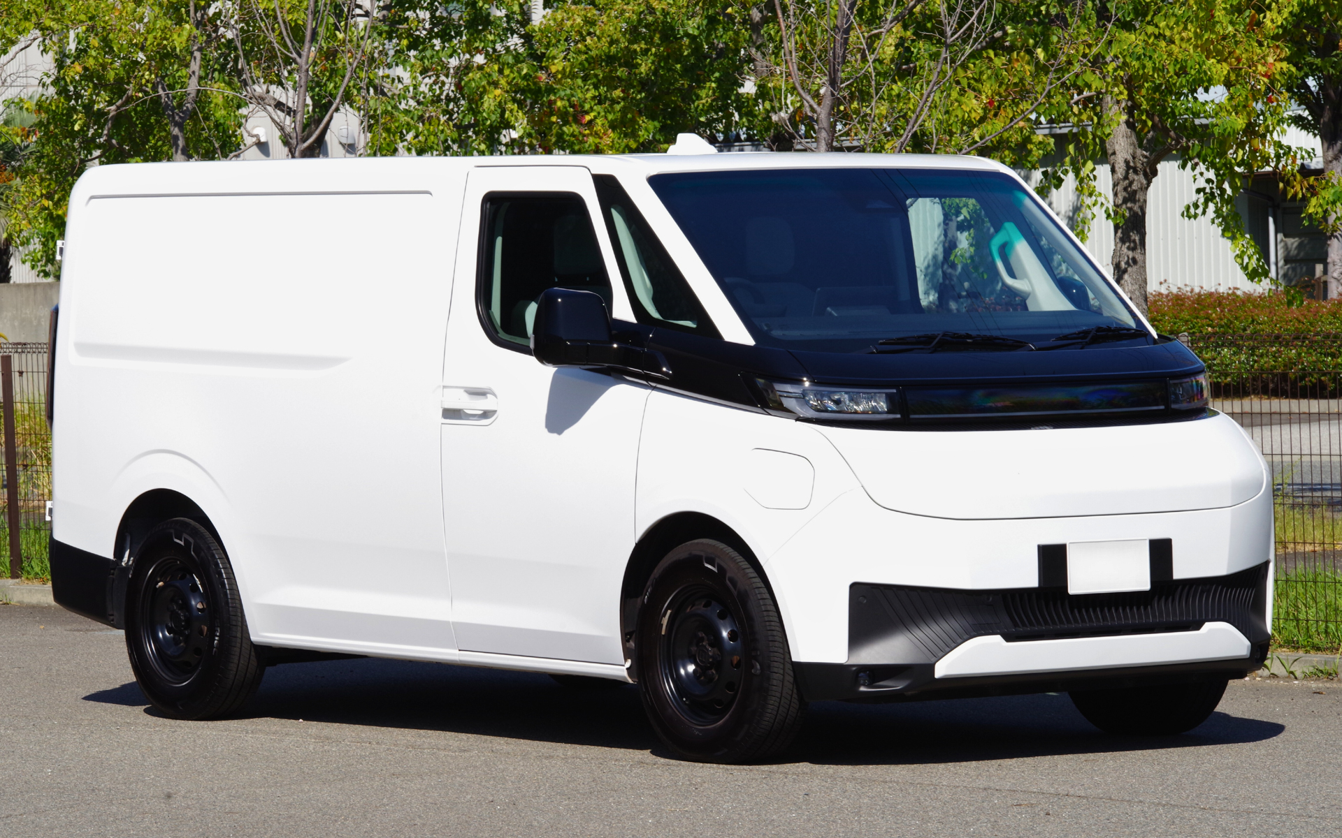 フォロフライ、積載1tクラスの商用バッテリEV「F11VS」に3人乗りを追加設定 - Car Watch