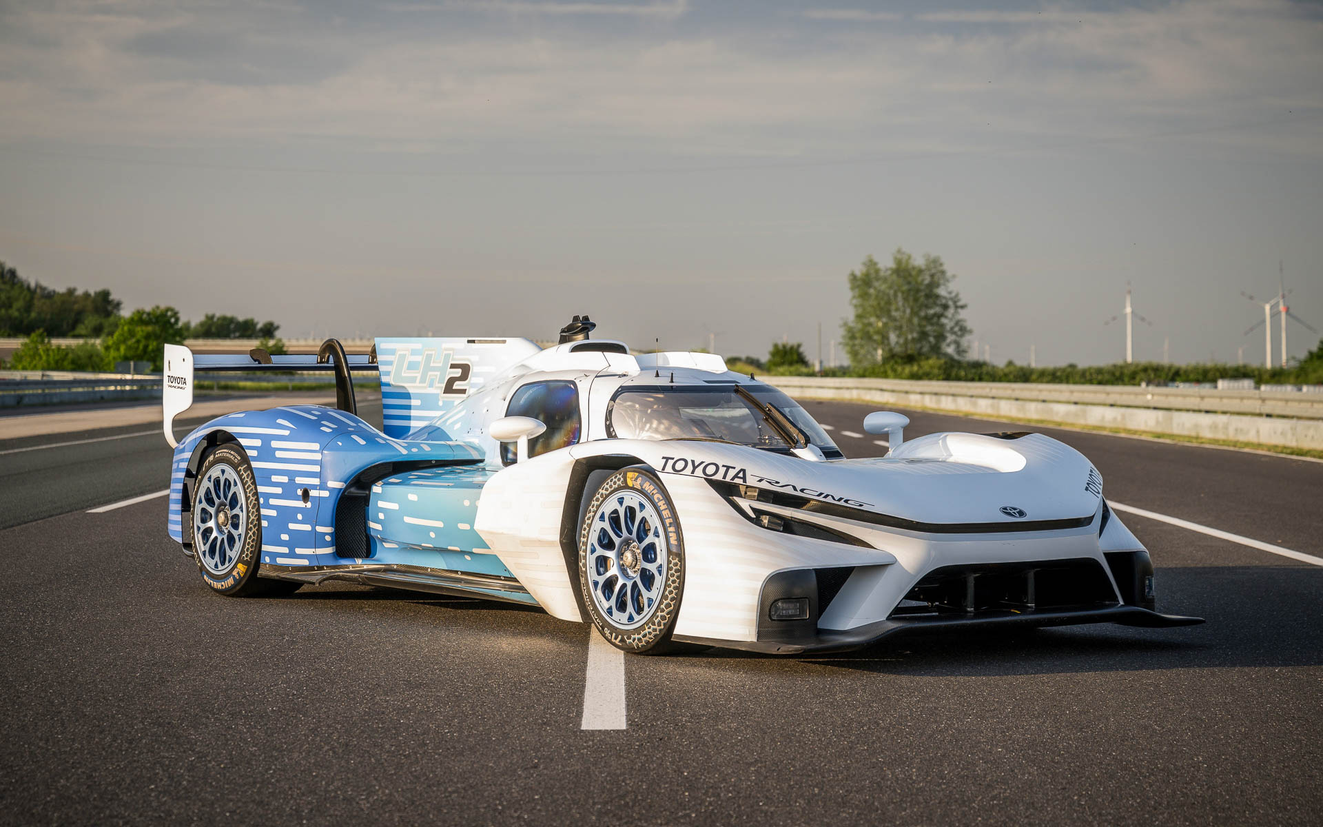 TOYOTA RACING、液体水素を燃料とする「TR LH2 Racing Prototype」デモ走行をル・マン24時間レース期間中の ...